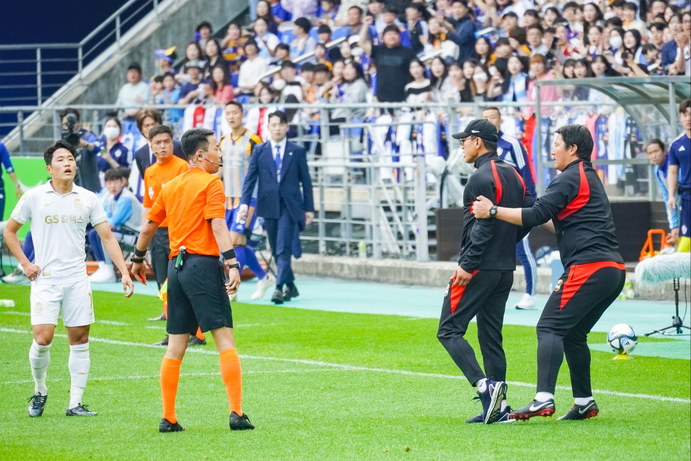 [13R] 상암 가기 전에 울산전 경기 사진들 보고가세요!! - 서울라이트